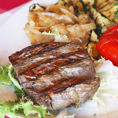 Filetto di Manzo con Verdure Grigliate - Pepperone Restaurant & Sports Cafè